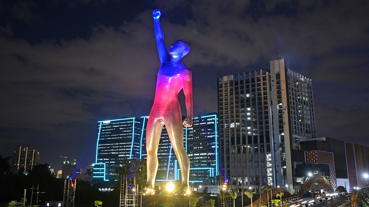 Robinsons Land Unveils One of the World’s Tallest Art... – JG Summit Holdings, Inc.