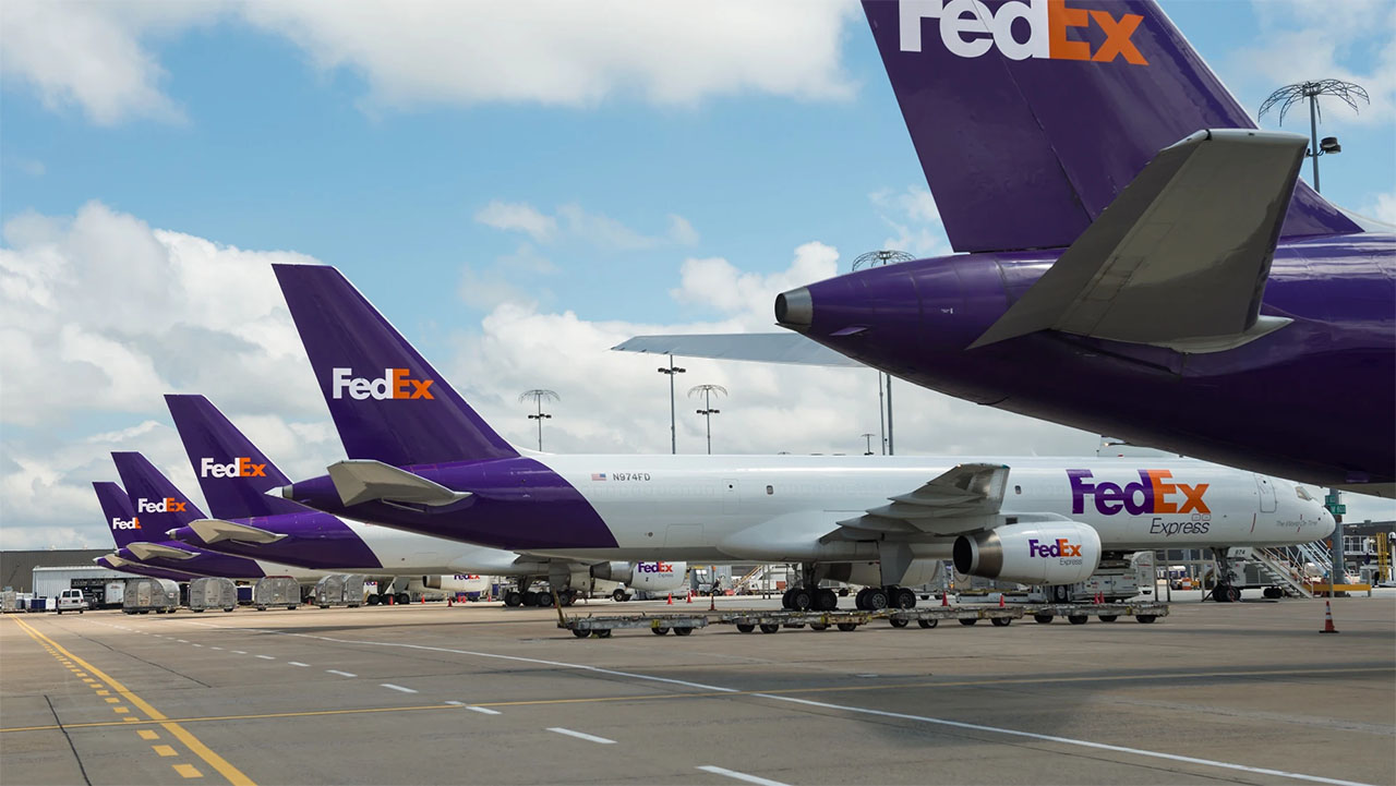 FedEx Signs Agreement with LIPAD to Expand Philippine G... – JG Summit ...